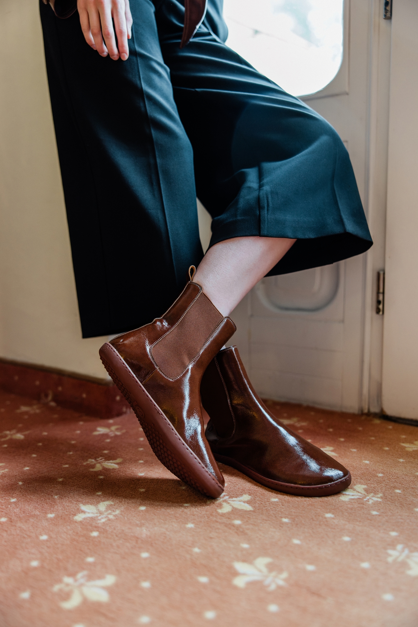 Barefoot Chelsea boots MAJESTY Red Brown | SHAPEN barefoot